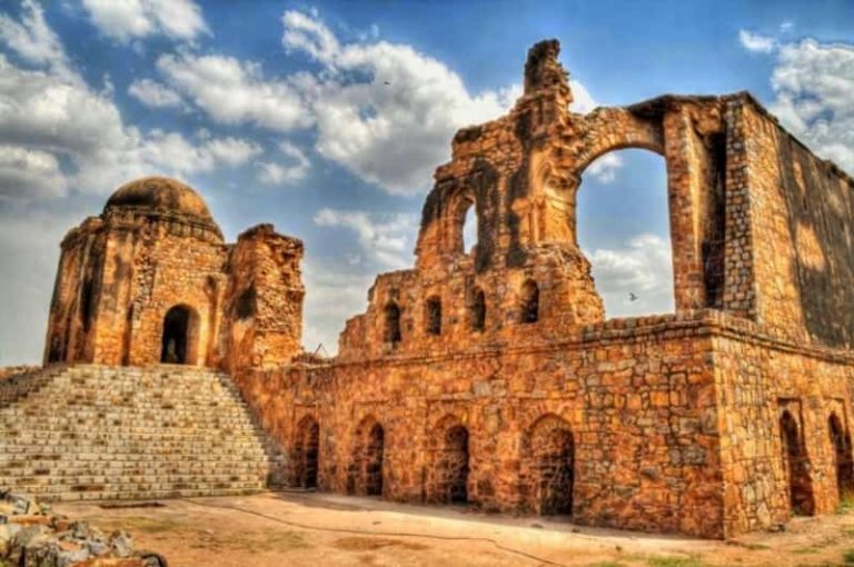 16 Forts Near Delhi | Famous Forts In Delhi | Treebo Blogs