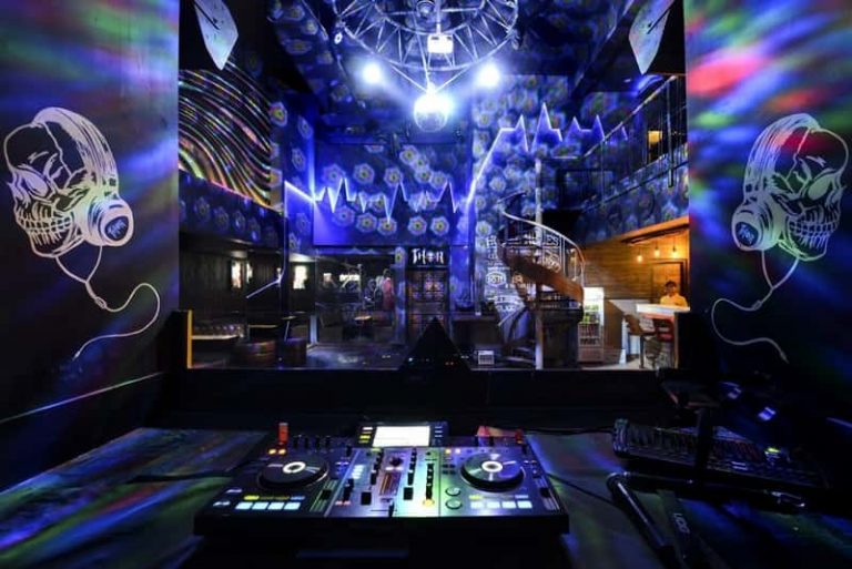 Best Nightclubs in Agra | 8 Popular Pubs in Agra to Party | Treebo Blogs