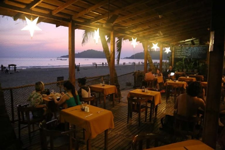16 Best Bars in Goa | Popular Goa Bars for Friends to Hangout | Treebo ...