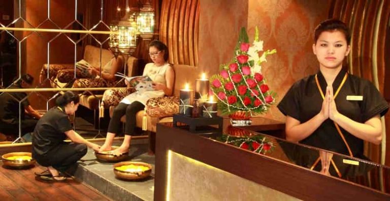 The 15 Most Romantic Places In Hyderabad For Couples