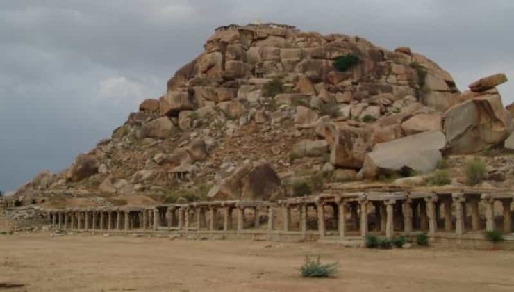 12 Monuments at Hampi, Hampi Sculptures and Monuments - Treebo