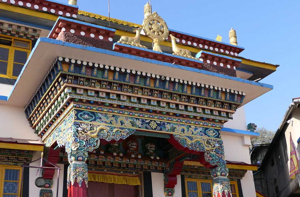 8 Gangtok Tourist Places To Explore Mountains, Monasteries And Much More
