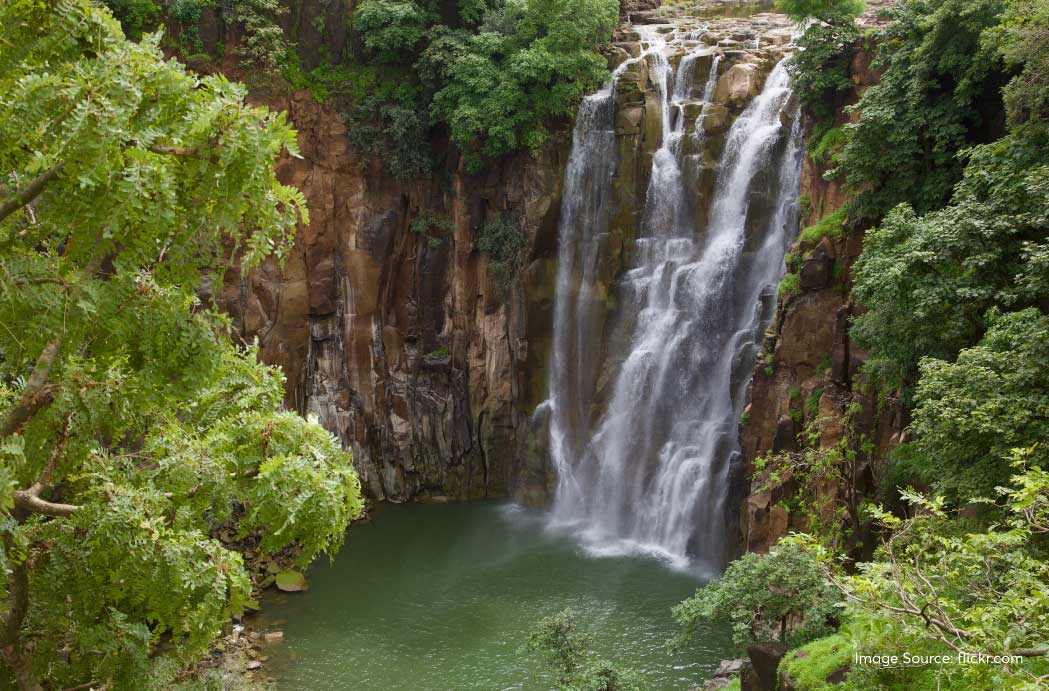10 Waterfalls Near Indore - Hit Refresh In These Amazing Spots