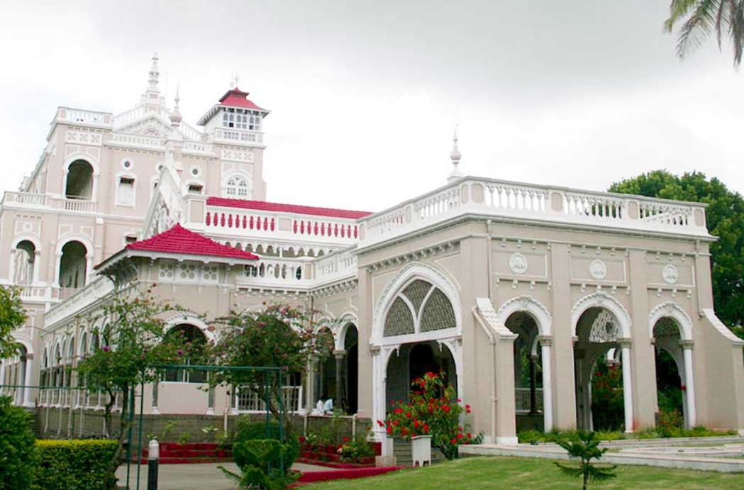 From Screen To Reality : Filming Locations Of Iconic Historical Movies