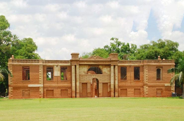 These 12 Historical Places In Lucknow Will Make The Mughal Era Come Alive