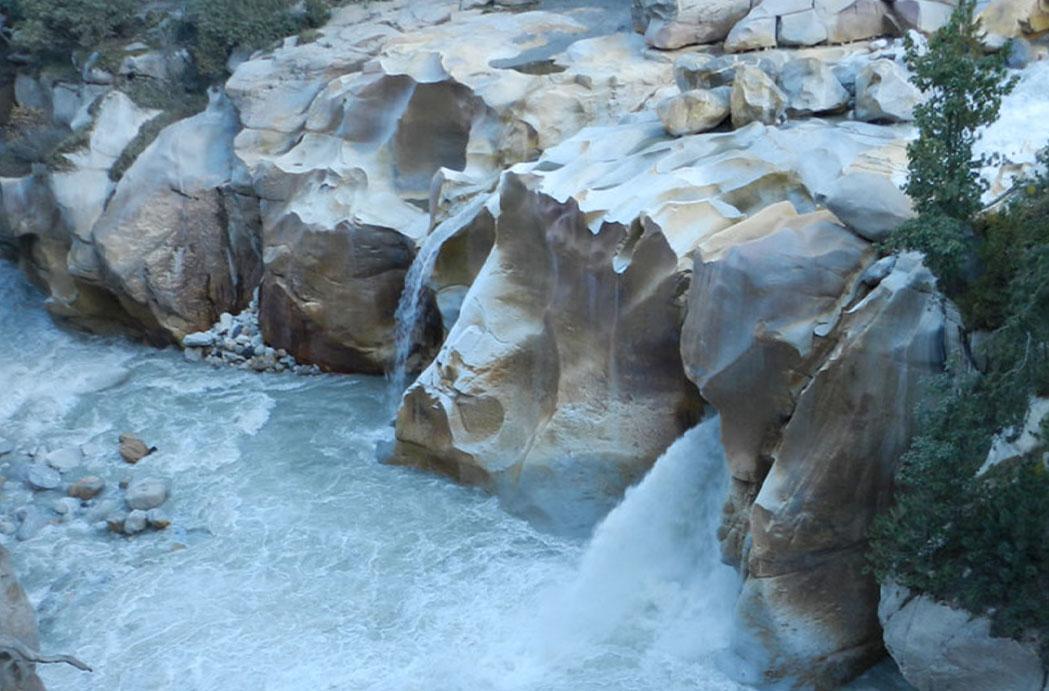 Natural Thermal Marvels: 15 Must-Visit Therapeutic Hot Springs in India