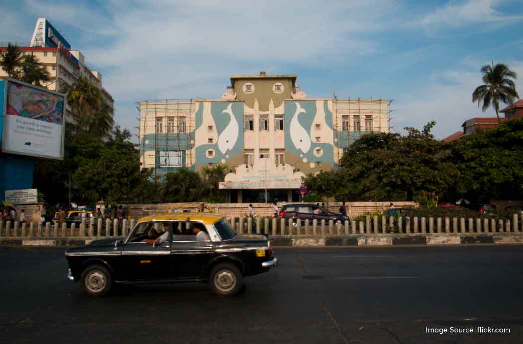 Marine Drive: Mumbai's Historic Promenade Across the Arabian Sea