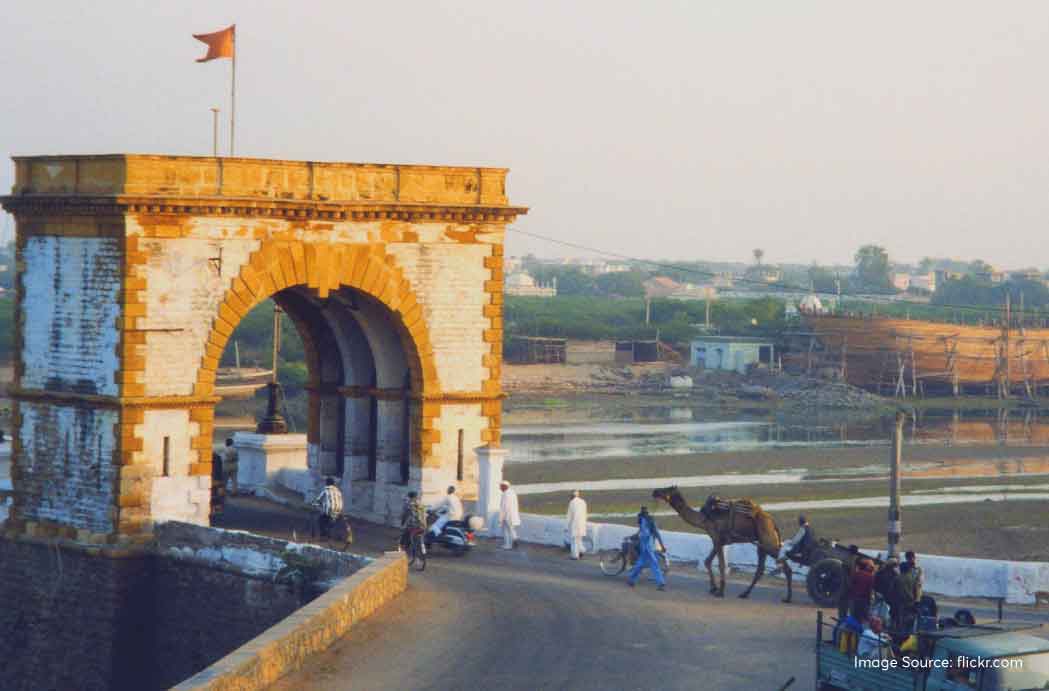 11 Places to Visit in Mandvi: Beachy Treasures to Opulent Experiences